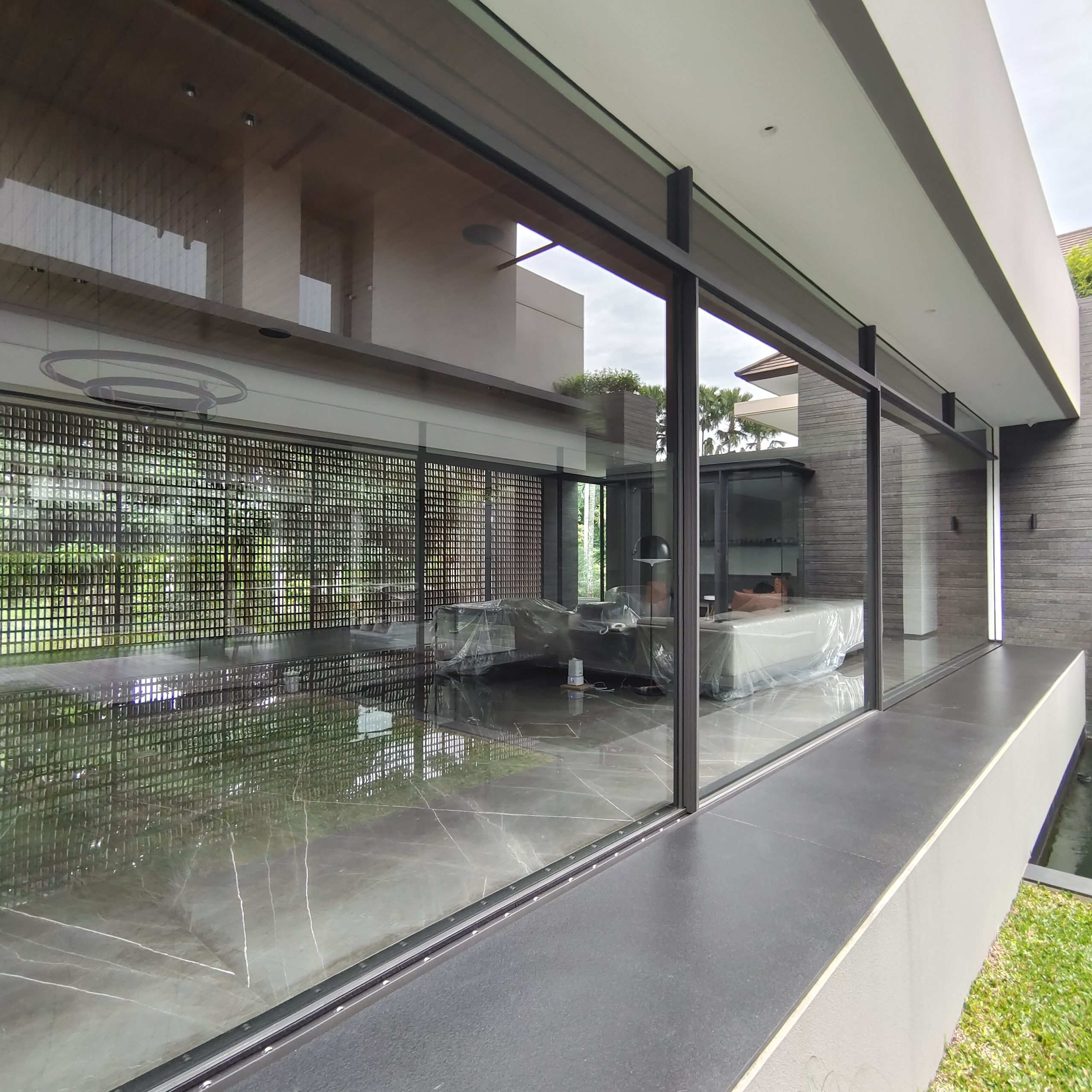 Phantom Sliding – ALLURE INDUSTRIES